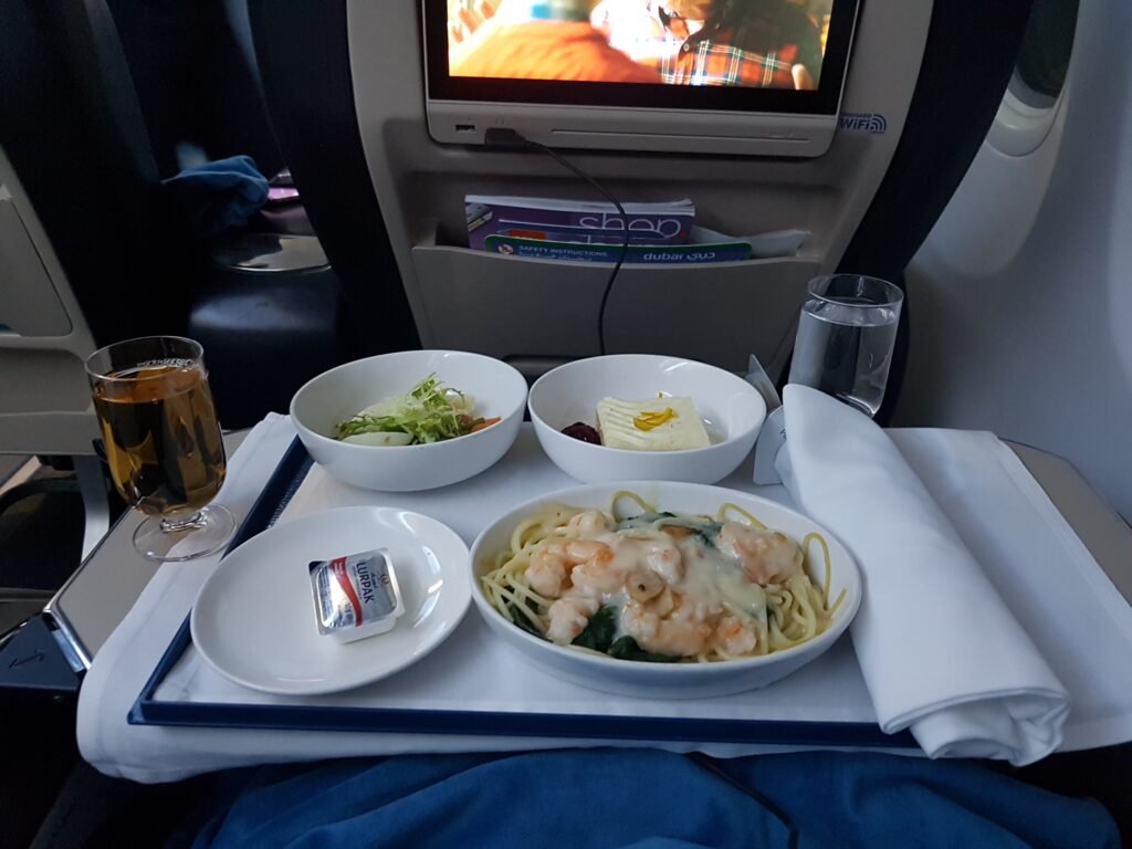 FlyDubai Business Class Alexandria > Dubai - Wander Up Front