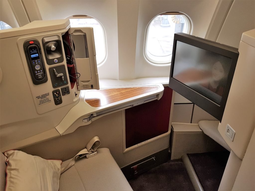 Indulgent Cathay Dragon First Class To Shanghai - Wander Up Front