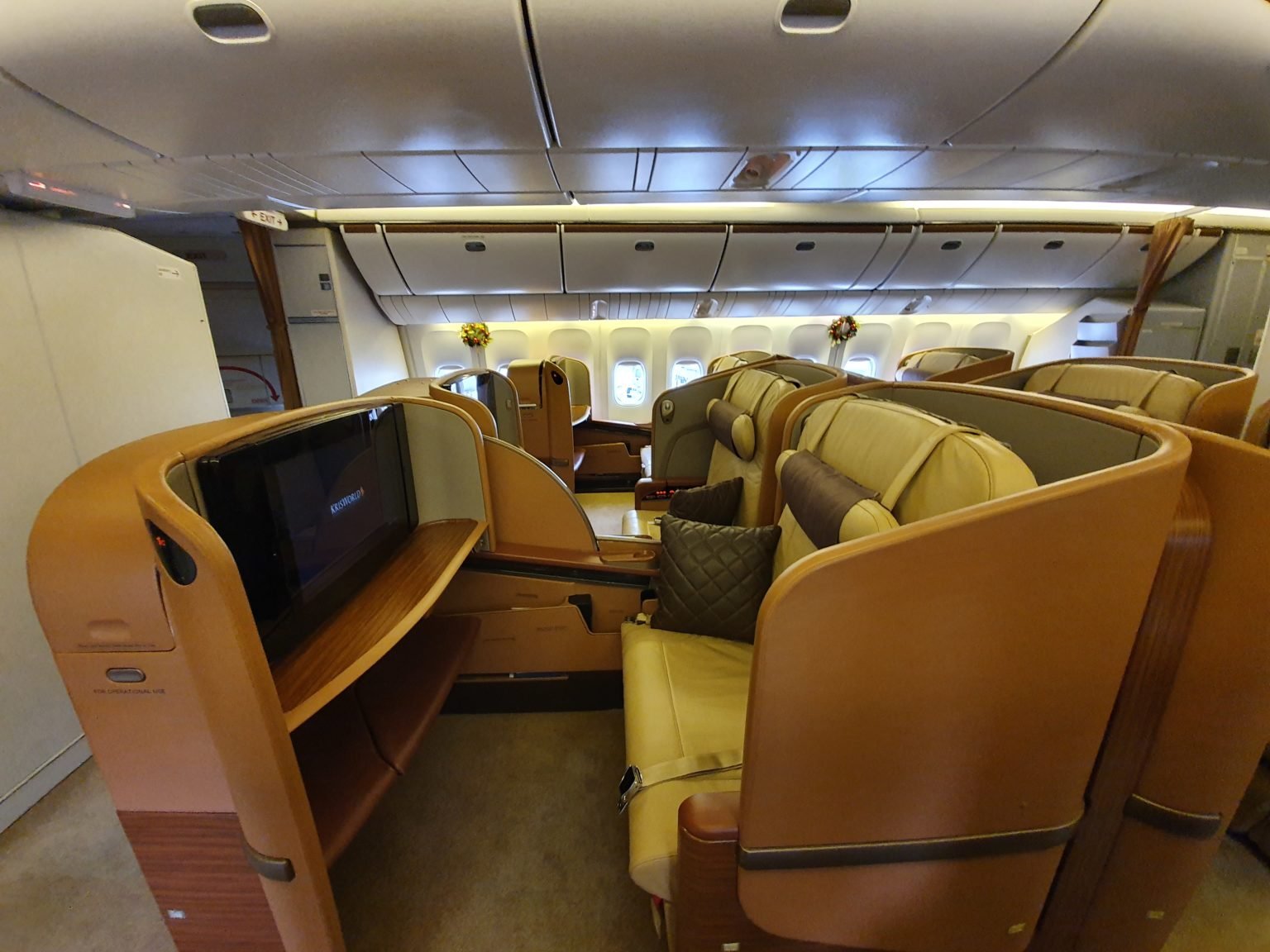 Super Attentive Singapore Airlines First Class To Brunei - Wander Up Front