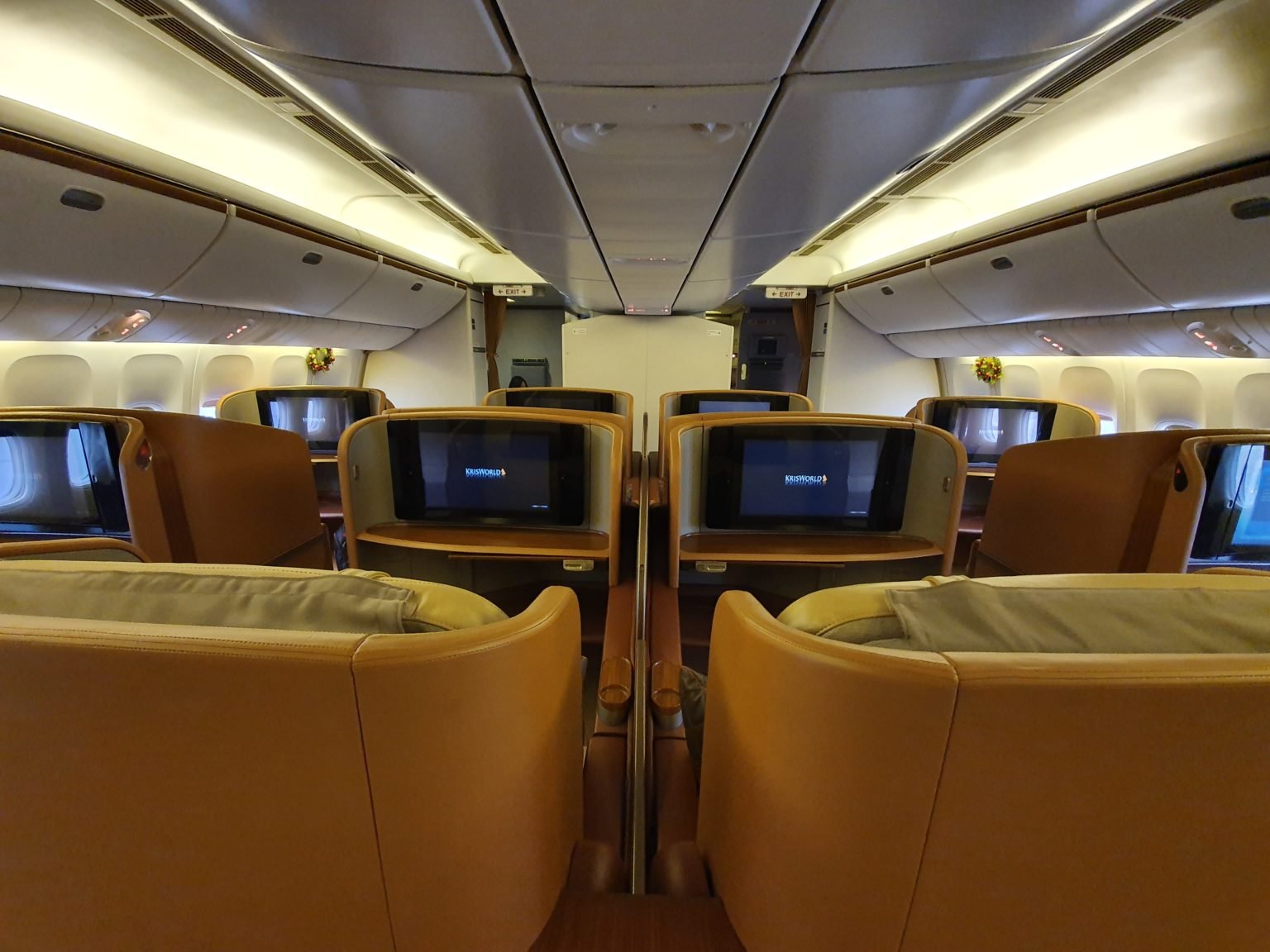 Super Attentive Singapore Airlines First Class To Brunei - Wander Up Front
