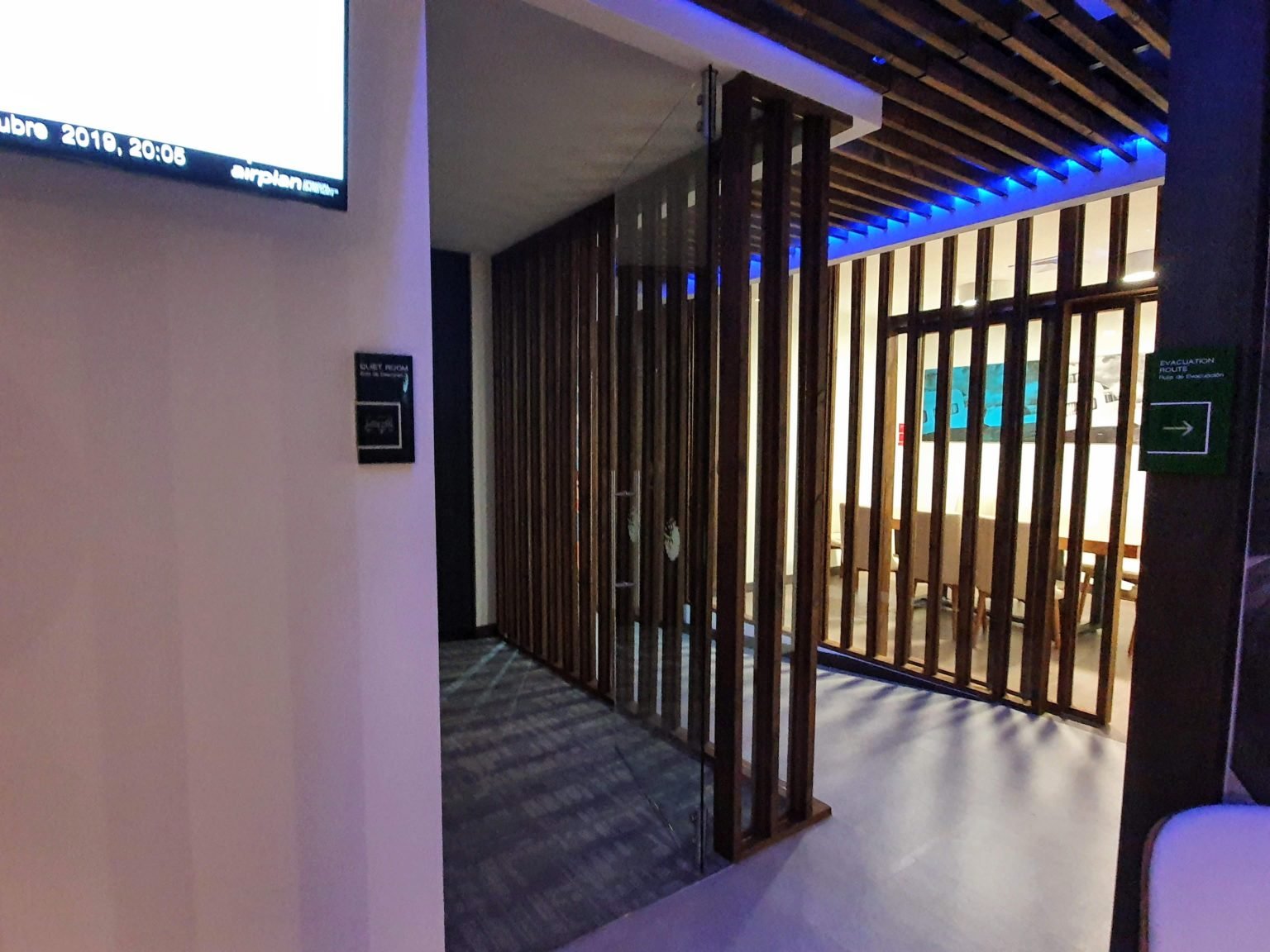 The Lounge Medellin In Pictures - Wander Up Front