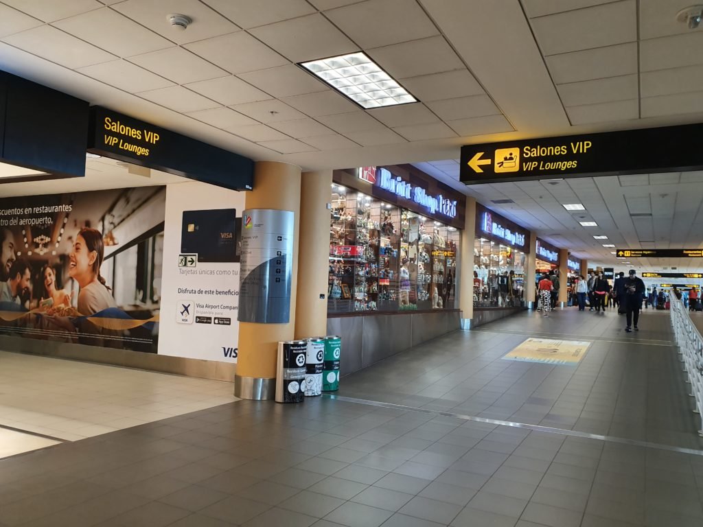 Hanaq VIP Lounge Lima, Peru - Wander Up Front