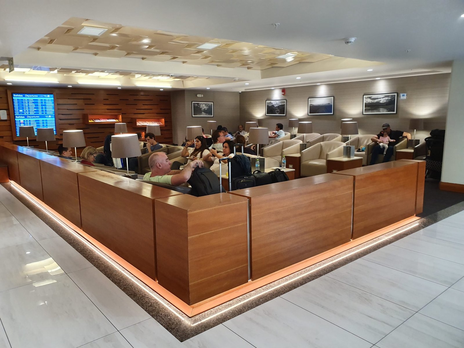 Hanaq VIP Lounge Lima, Peru - Wander Up Front