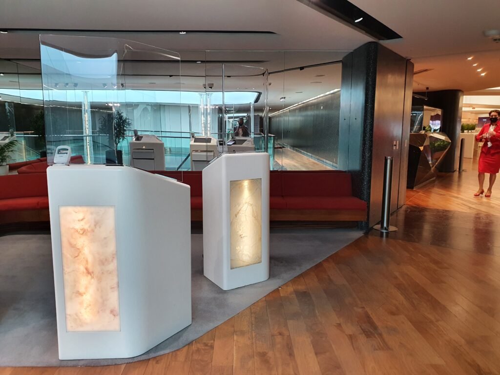 Fabulous: Virgin Clubhouse Heathrow - Wander Up Front