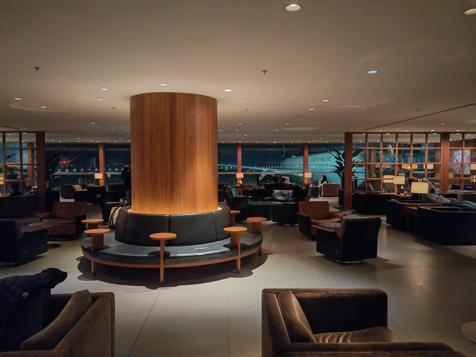 Top 10 Best Business Class Lounges Worldwide - Wander Up Front