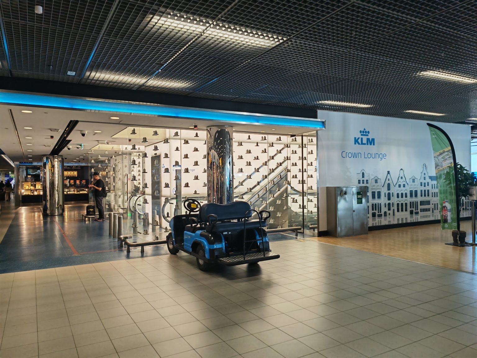 Mothership: KLM Crown Lounge 52 At AMS - Wander Up Front