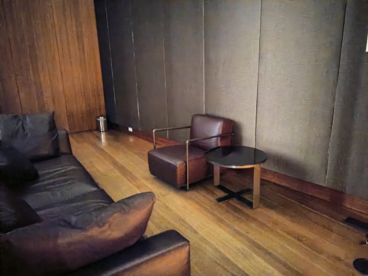 Al Safwa First Class By Qatar, Serene Lounge Meets Art Gallery - Wander ...