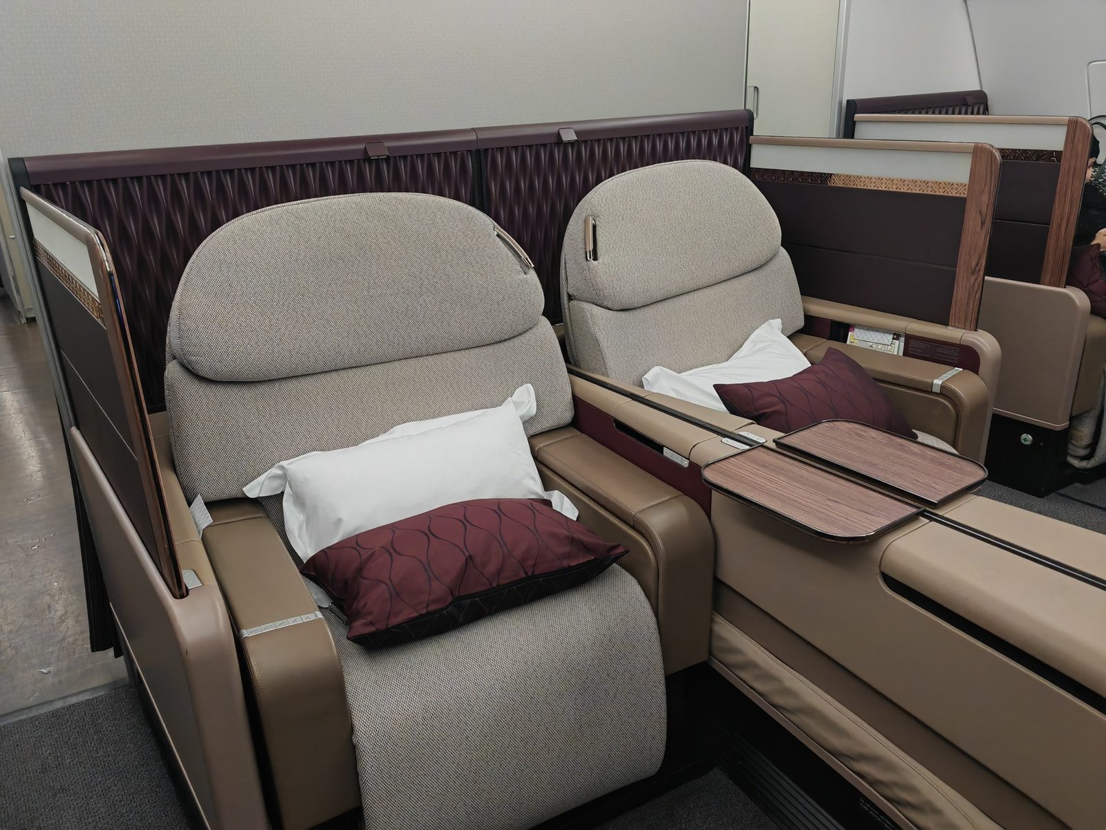 Qatar Airways A380 First Class: Bar, Caviar, And A Stellar Award Deal ...