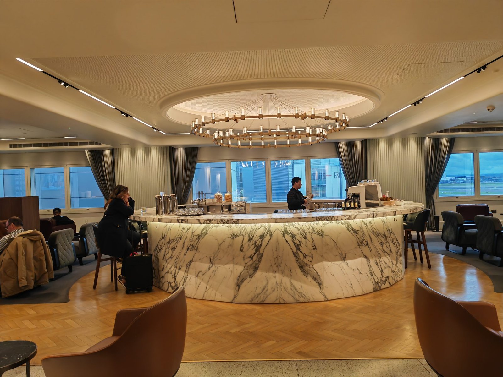 Secret Gems: Exploring Qantas Lounge Heathrow T3 - Wander Up Front