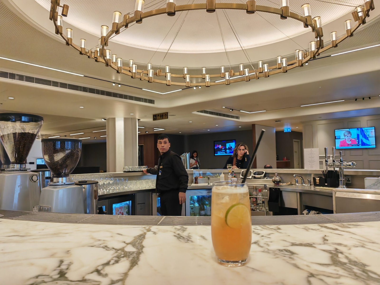 Secret Gems: Exploring Qantas Lounge Heathrow T3 - Wander Up Front