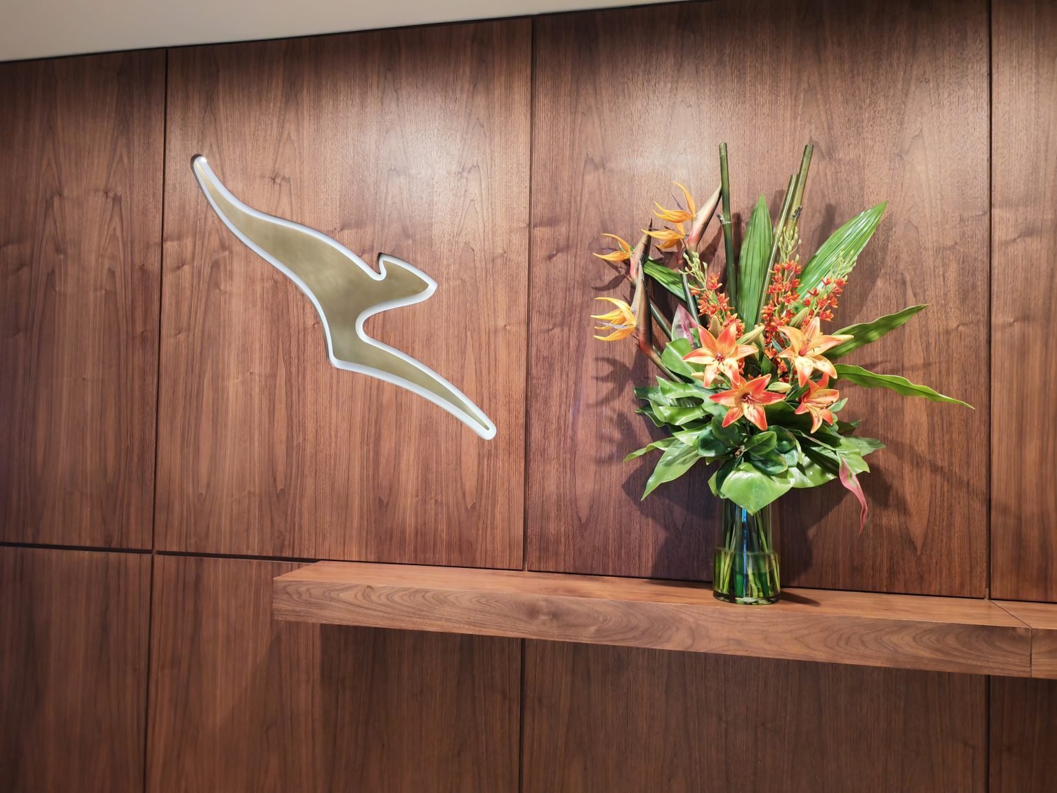 Secret Gems: Exploring Qantas Lounge Heathrow T3 - Wander Up Front