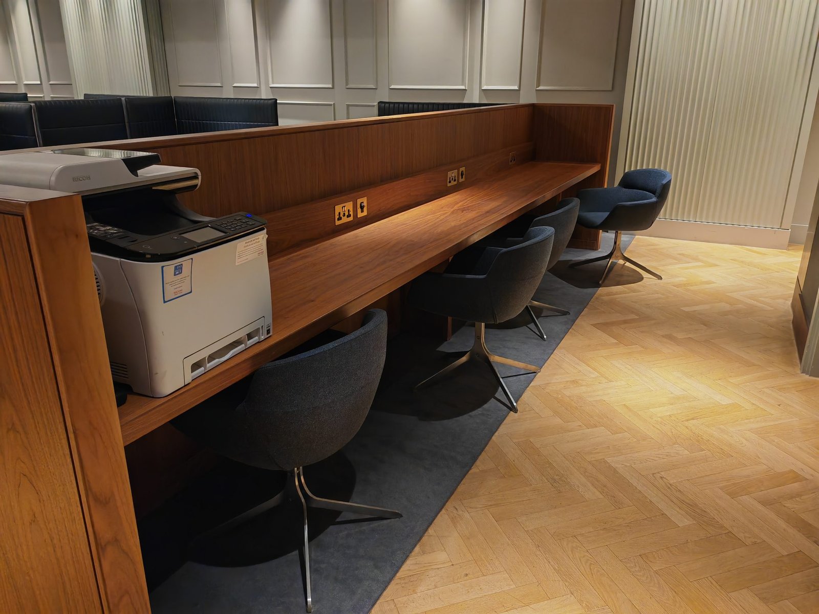 Secret Gems: Exploring Qantas Lounge Heathrow T3 - Wander Up Front