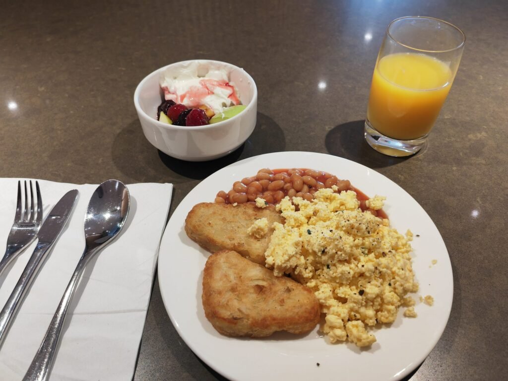 Worth The Trek: Air Canada Maple Leaf Lounge Heathrow - Wander Up Front