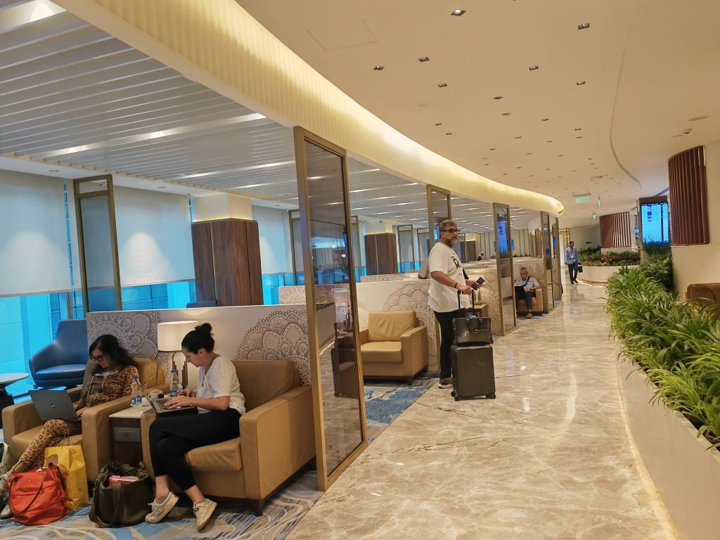 Encalm Privé Lounge New Delhi - Wander Up Front