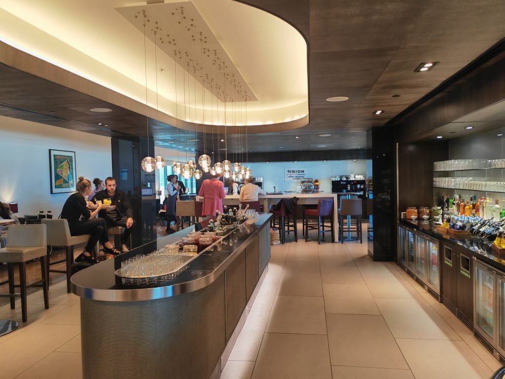 British Airways Club Lounge Gatwick - Wander Up Front