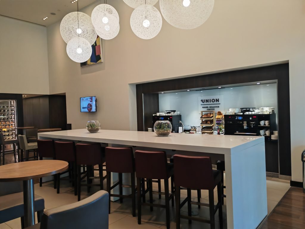 British Airways Club Lounge Gatwick - Wander Up Front