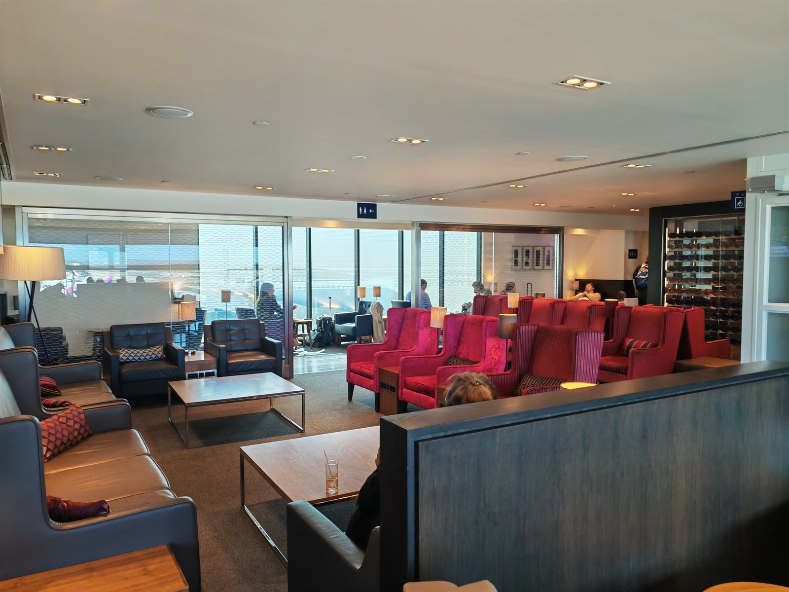 British Airways Club Lounge Gatwick - Wander Up Front